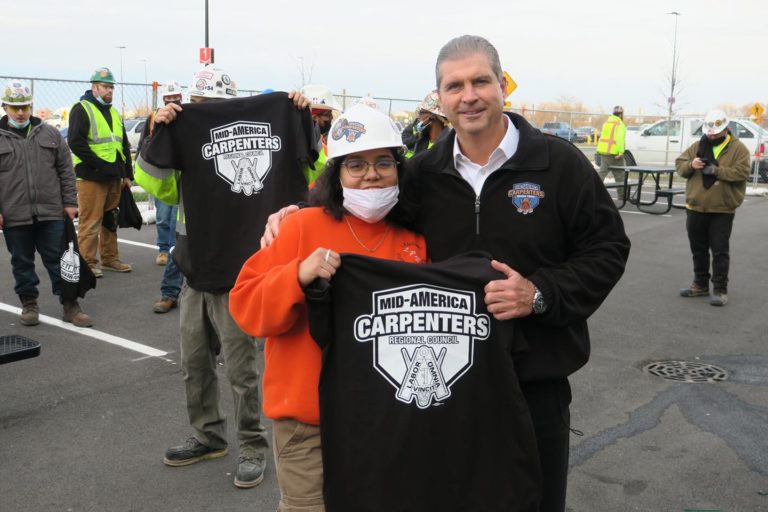 EST Perinar Meets with Members, Hands Out Shirts – Mid-America ...