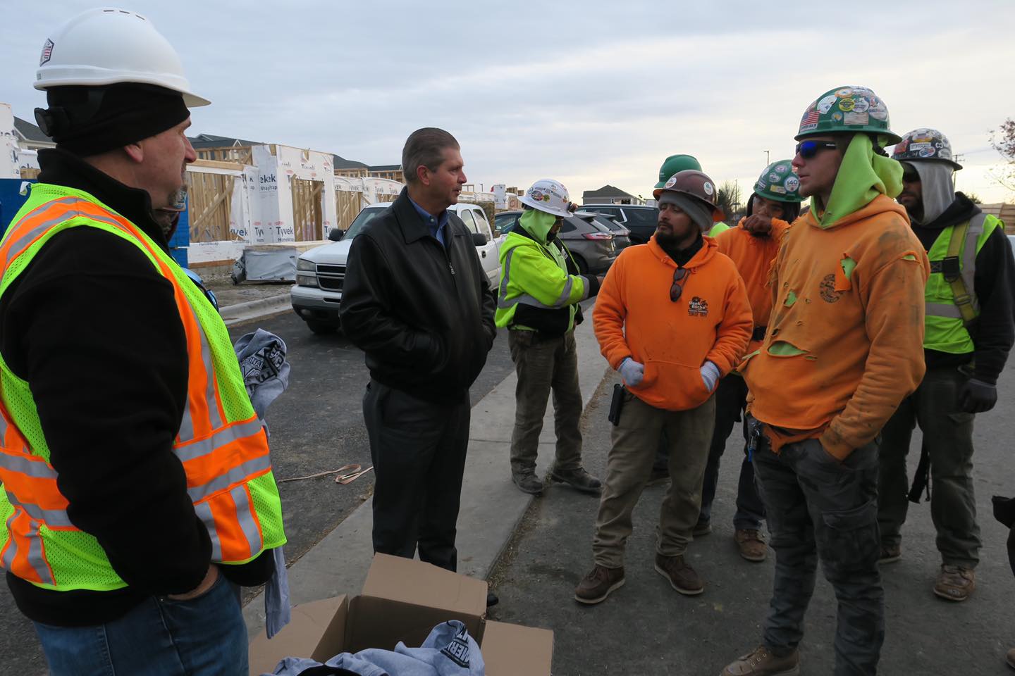 EST Perinar Meets with Members, Hands Out Shirts – Mid-America ...