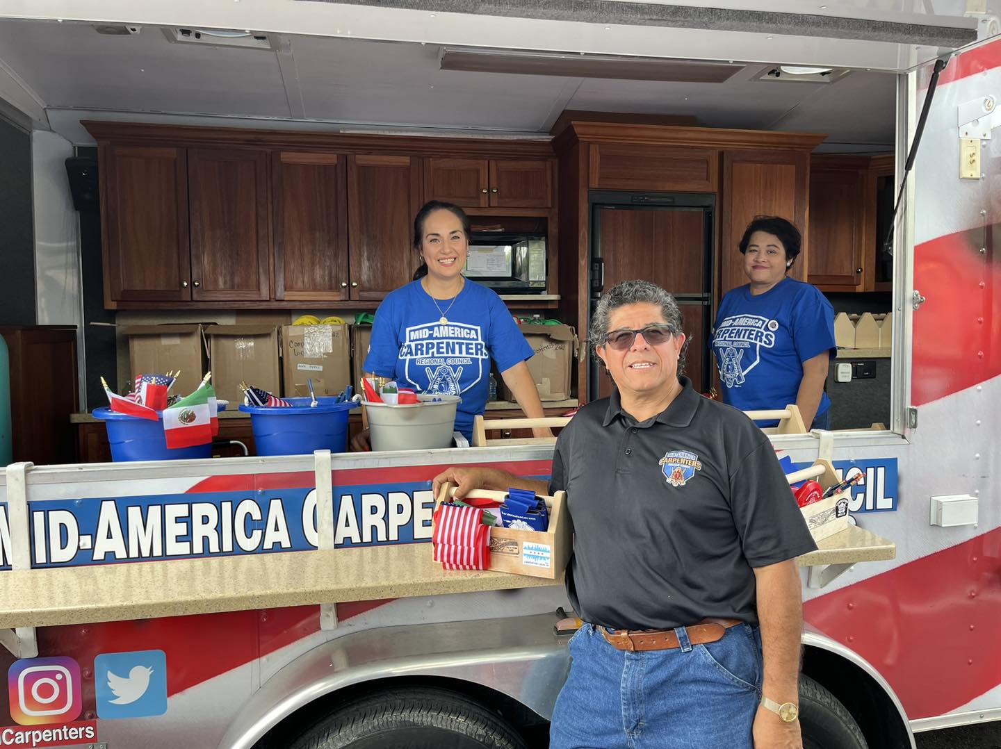 Union Carpenters Celebrate Mexican Independence Day At Annual Chicago ...