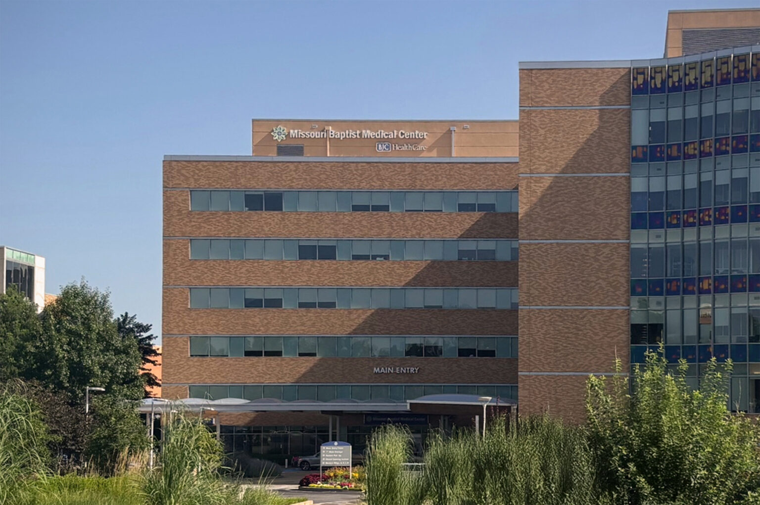 Floorlayers Upgrading Missouri Hospital – Mid-America Carpenters ...
